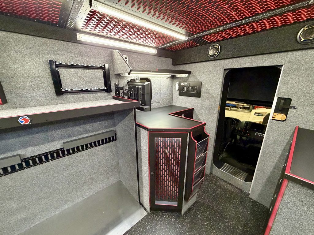 Custom 2026 - 24ft Freightliner M2 Chris Petersen - Herr Display Vans