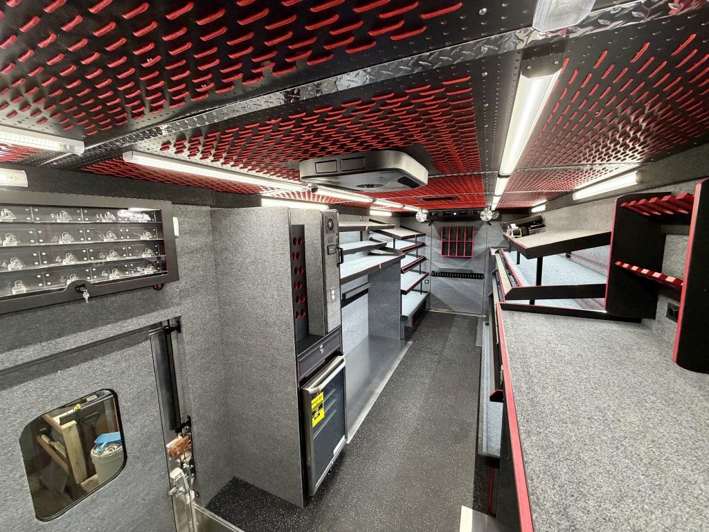 Custom 2026 - 24ft Freightliner M2 Chris Petersen - Herr Display Vans