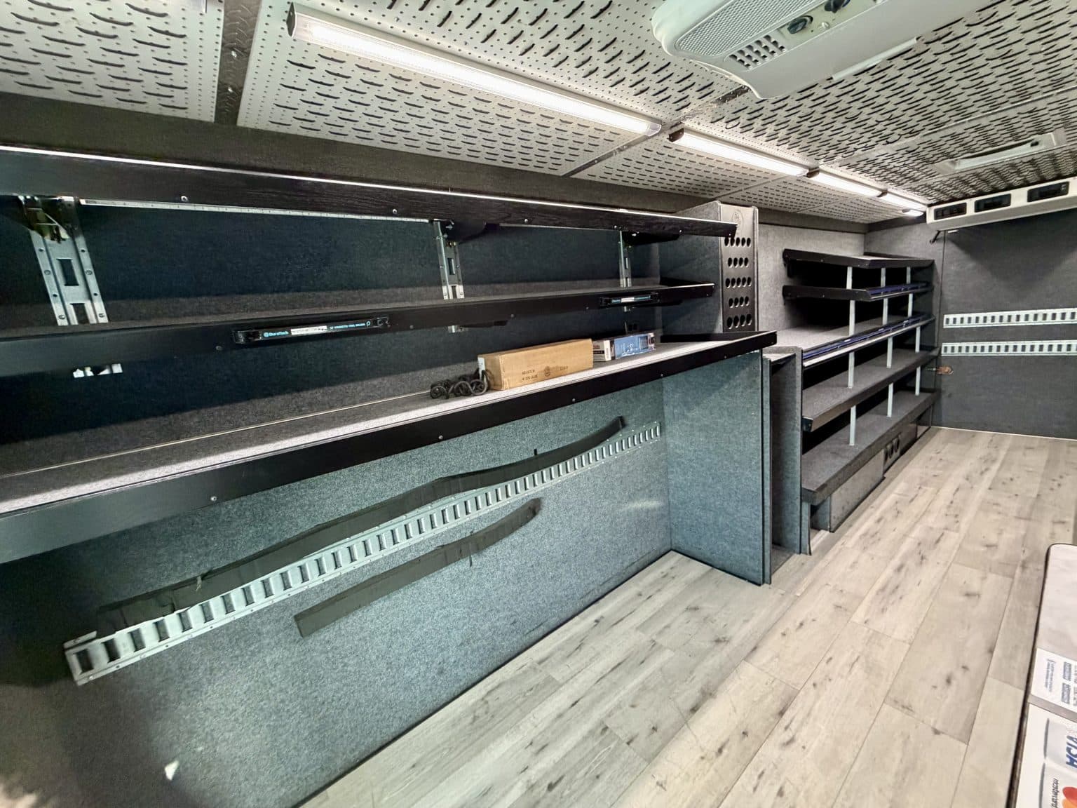 Used 2023 - 20ft Freightliner MT55 - Herr Display Vans